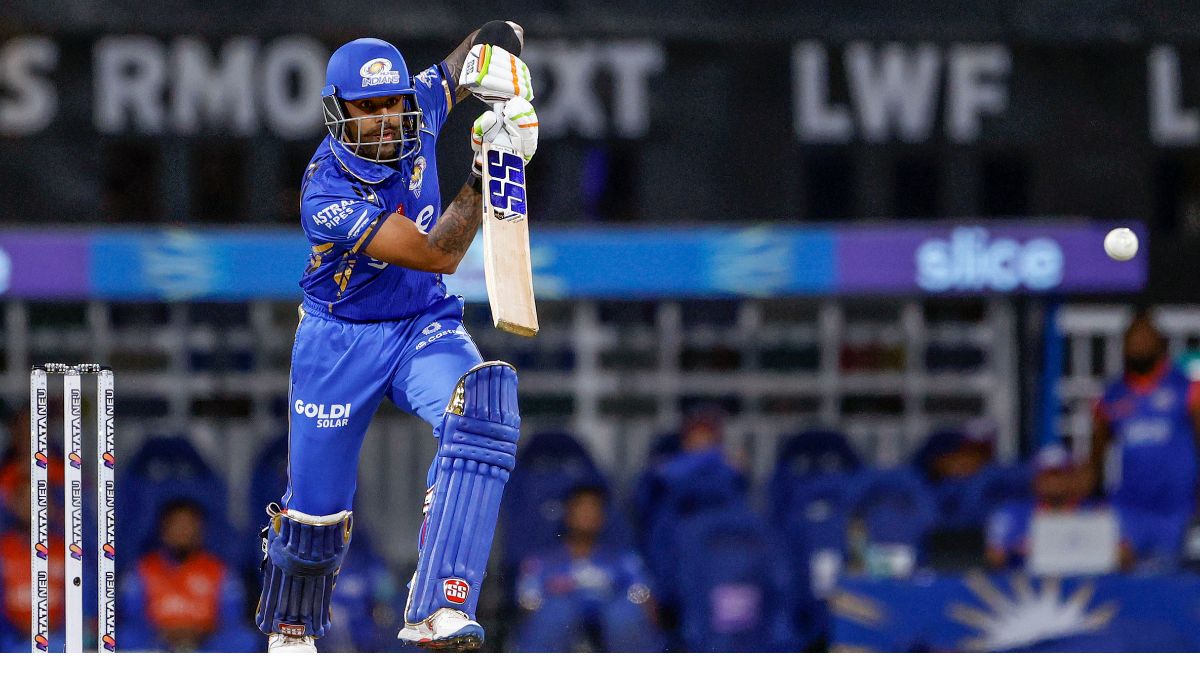 MI vs KKR: Suryakumar Yadav Teaches Dewald Brevis His Famous Scoop Shot Ahead Of Clash | Watch